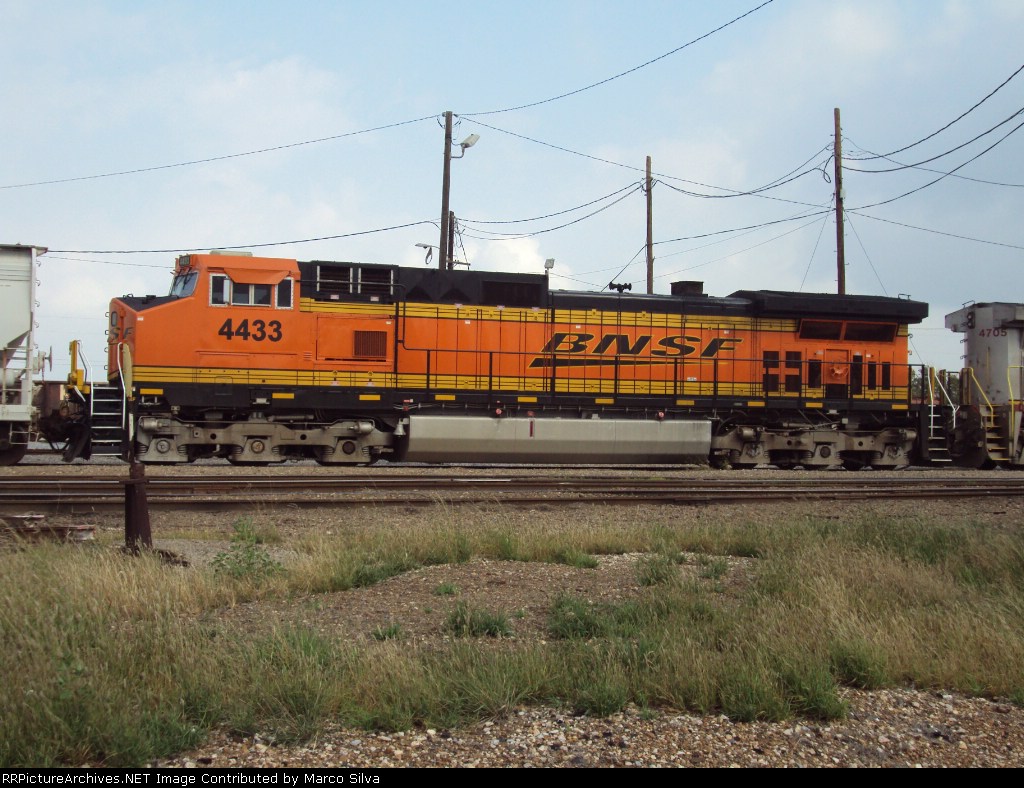 BNSF 4433